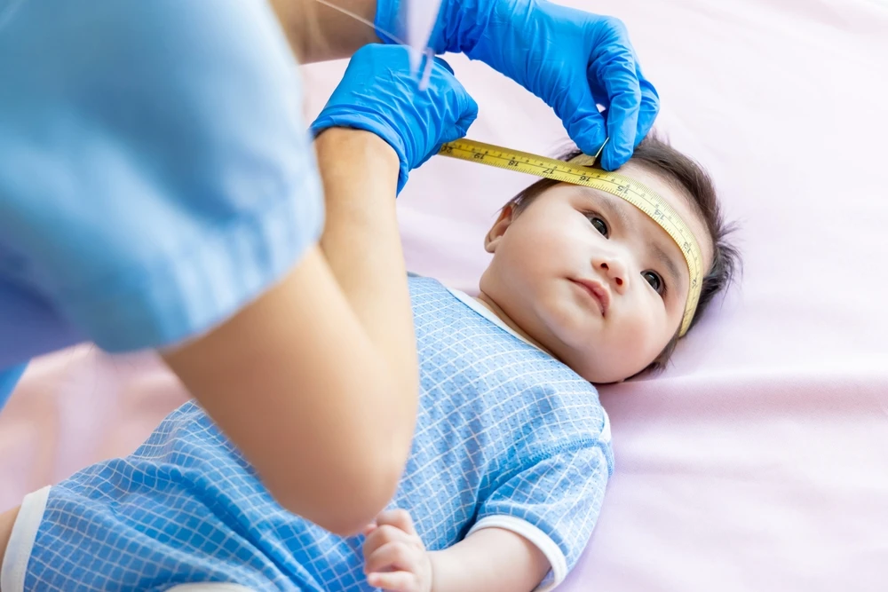 Cek Tabel Berat Badan Bayi Ideal 0-12 Bulan Menurut WHO